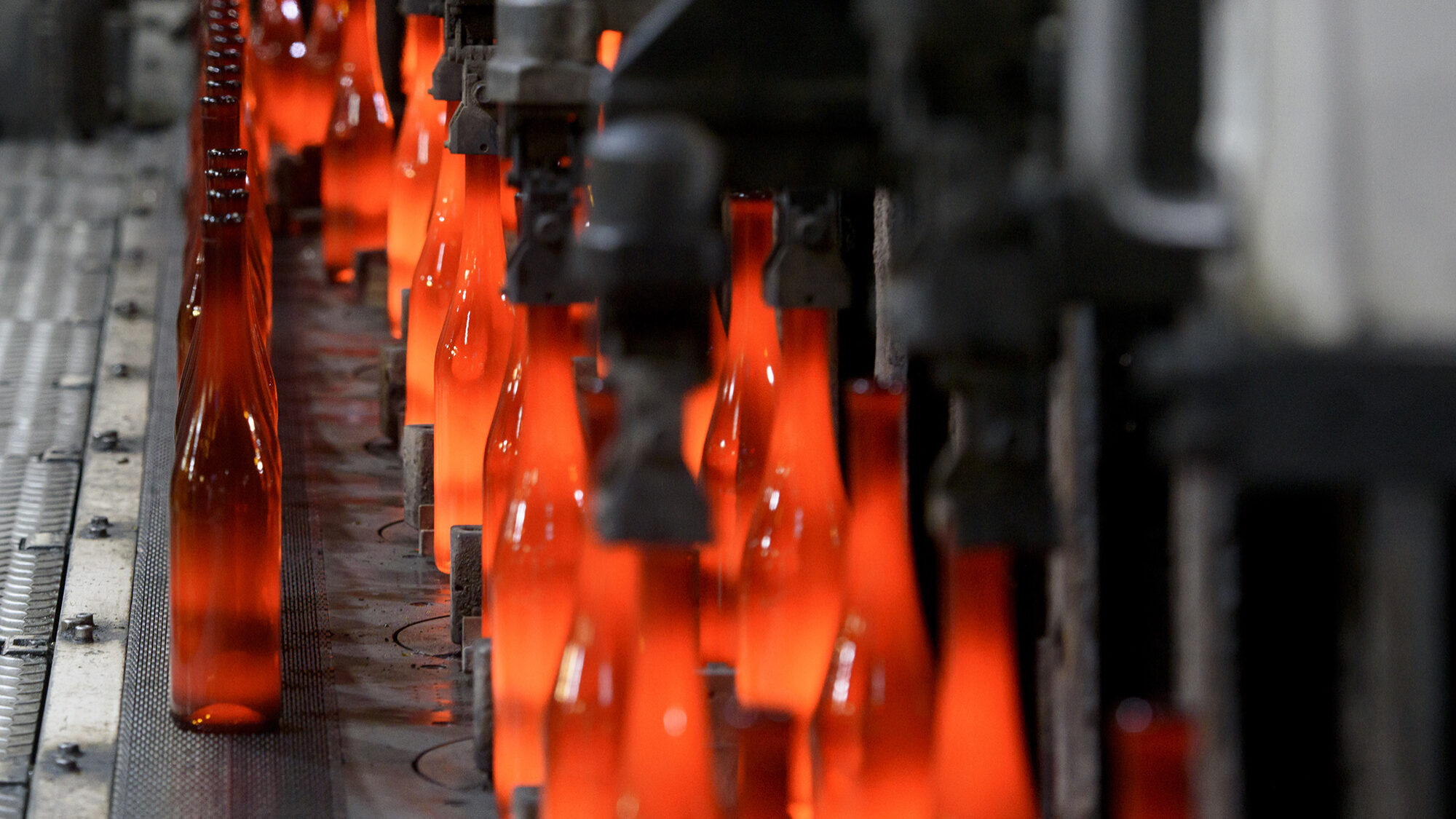 BA Glass loses almost 60% of profits and closes factory in Greece – ECO ...